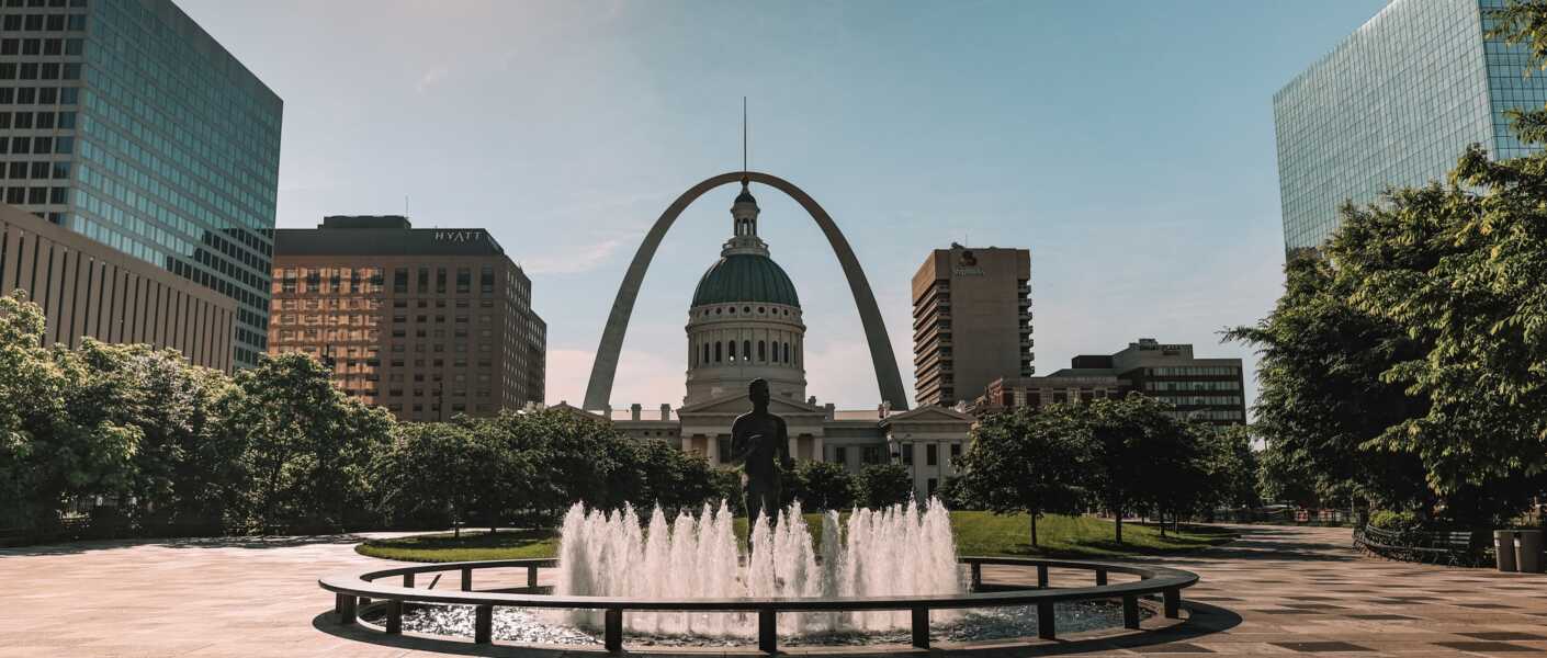 Incredible Gateway Arch National Park, St Louis - Living With The Wolf
